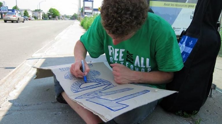 How to Hitchhike Safely | Backpacker Travel